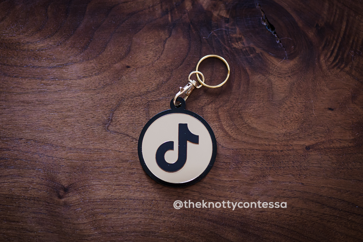 Key-Nect Smart Social Keychain with QR Code – The Knotty Contessa